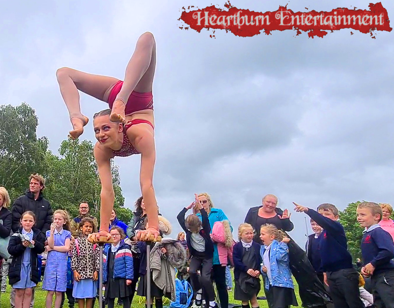 Hire contortionists | Book contortionists | Hire circus performers ...